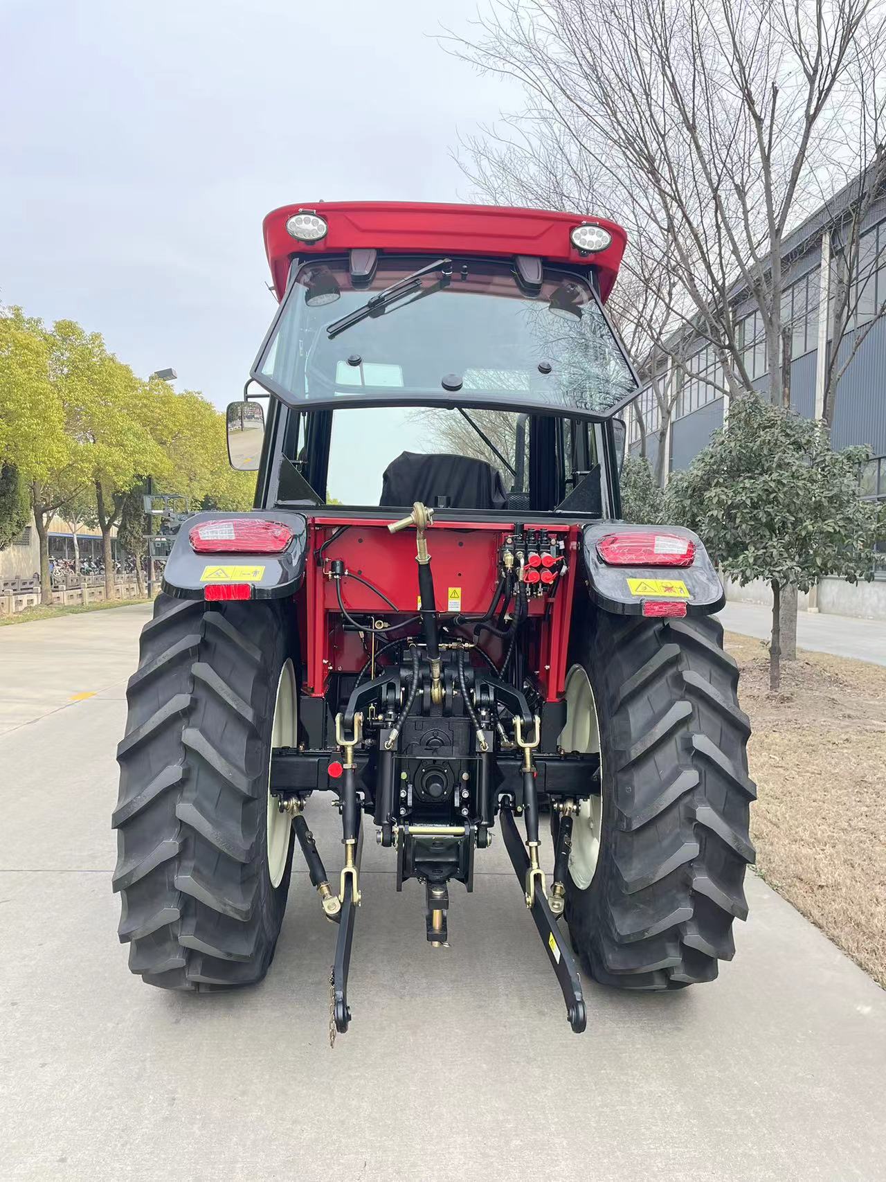 FMWORLD Tractor - 904F Cabin| FMWORLD Agricultural Machinery